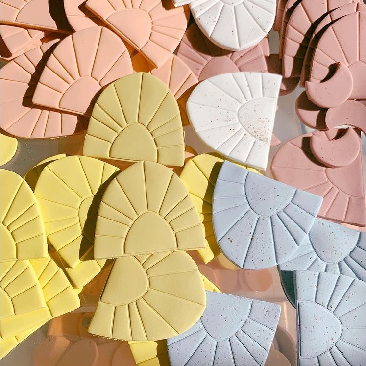 Trend Watch: Radiating Lines - The Blue Bottle Tree